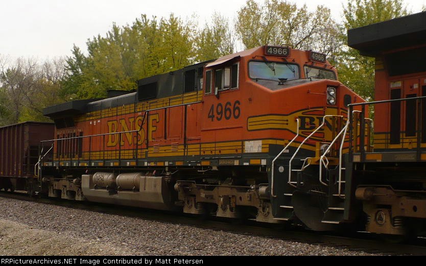 BNSF 4966